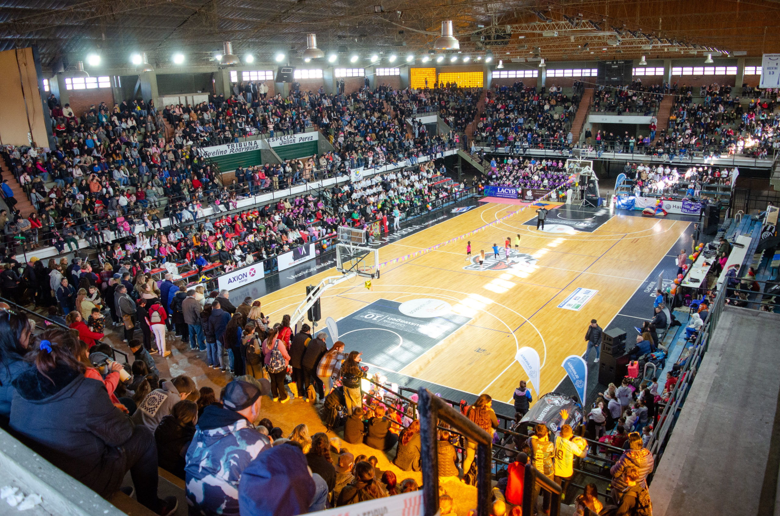 Una multitud vibró y disfrutó de una nueva edición del Mini Gym - En ...
