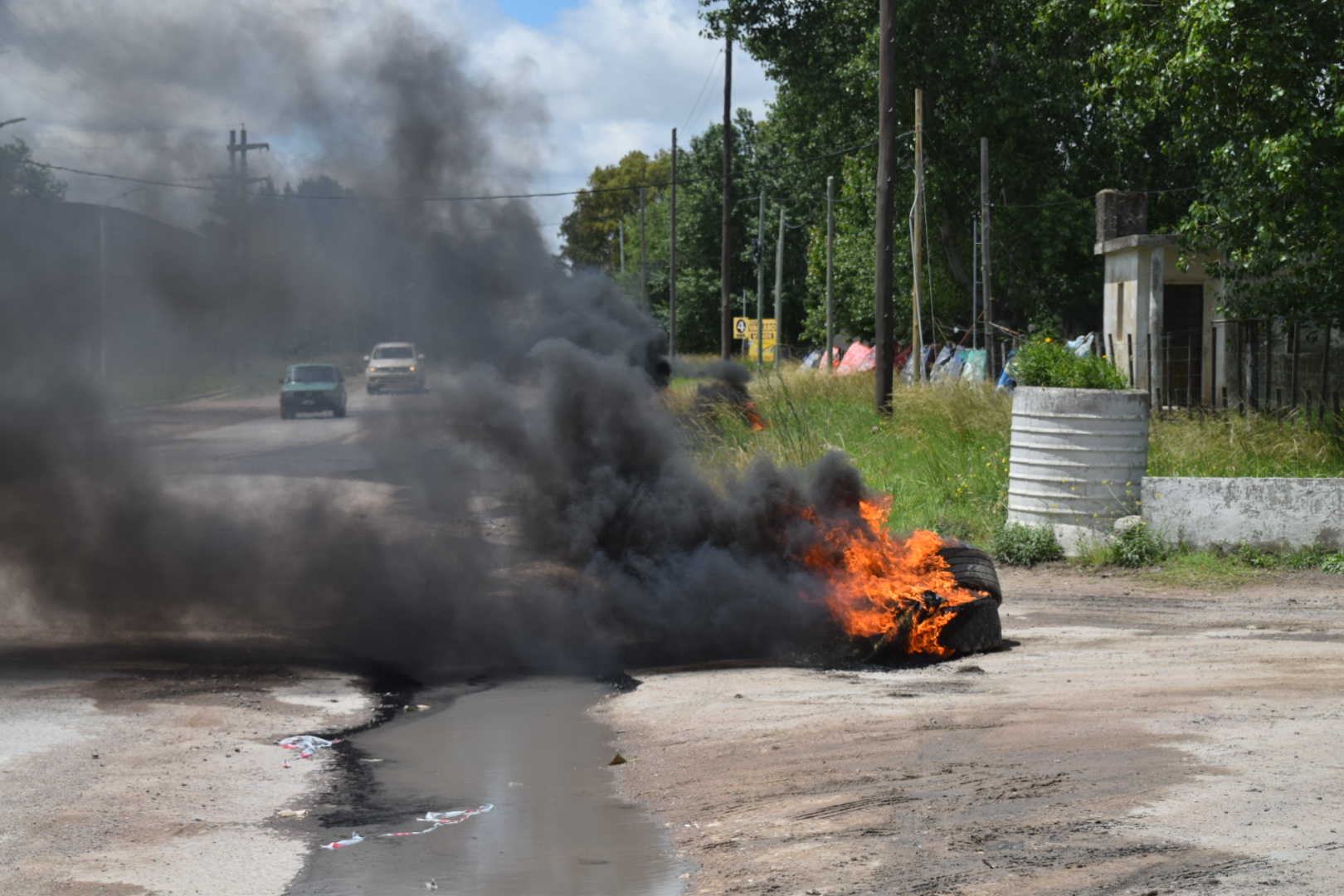 Playa clandestina de camiones: ocupantes realizaron una manifestación ...