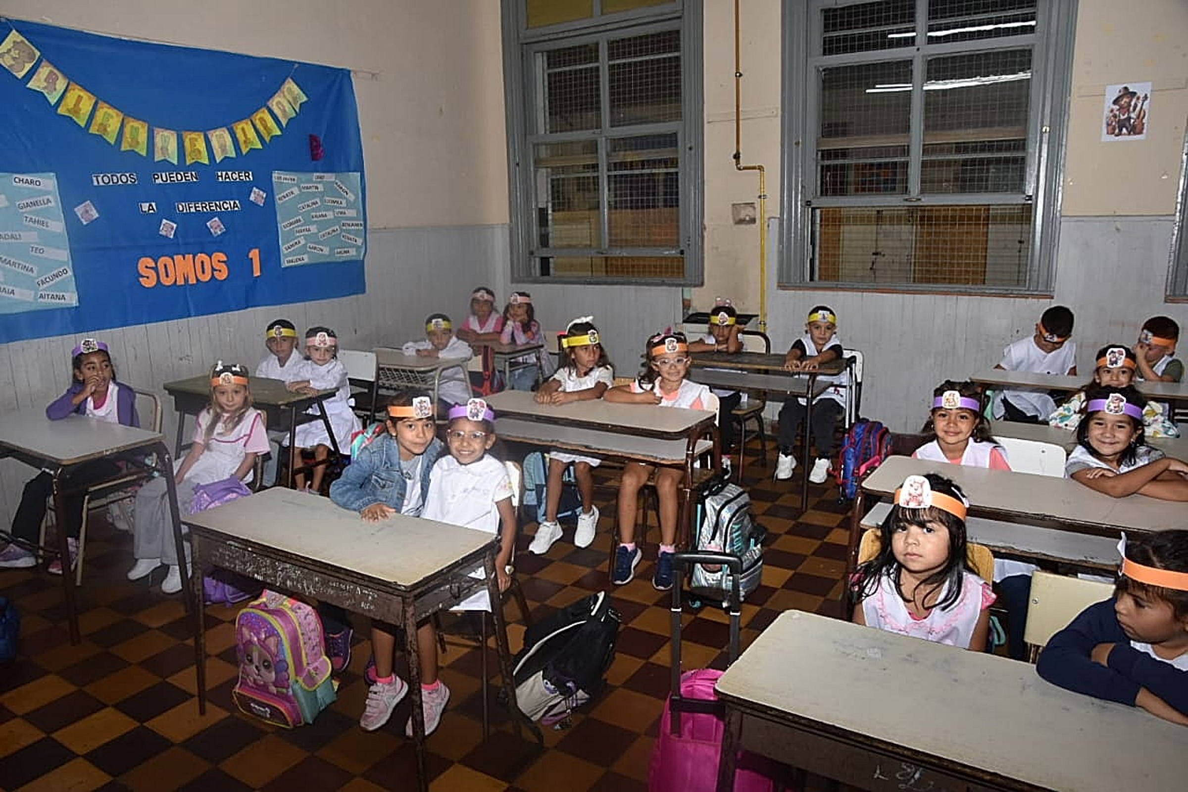 Fotos y Video: Así iniciaron las clases en la Escuela N°4 - En Linea ...