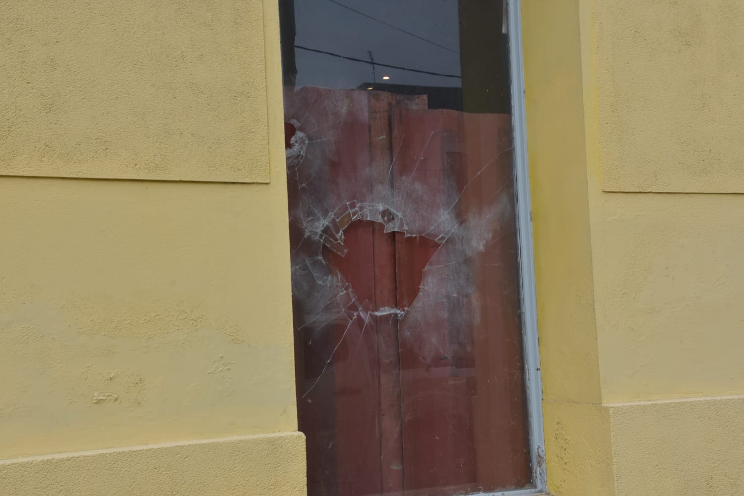 Inseguridad: Rompieron una vidriera y robaron en Olavarría Goma - En ...